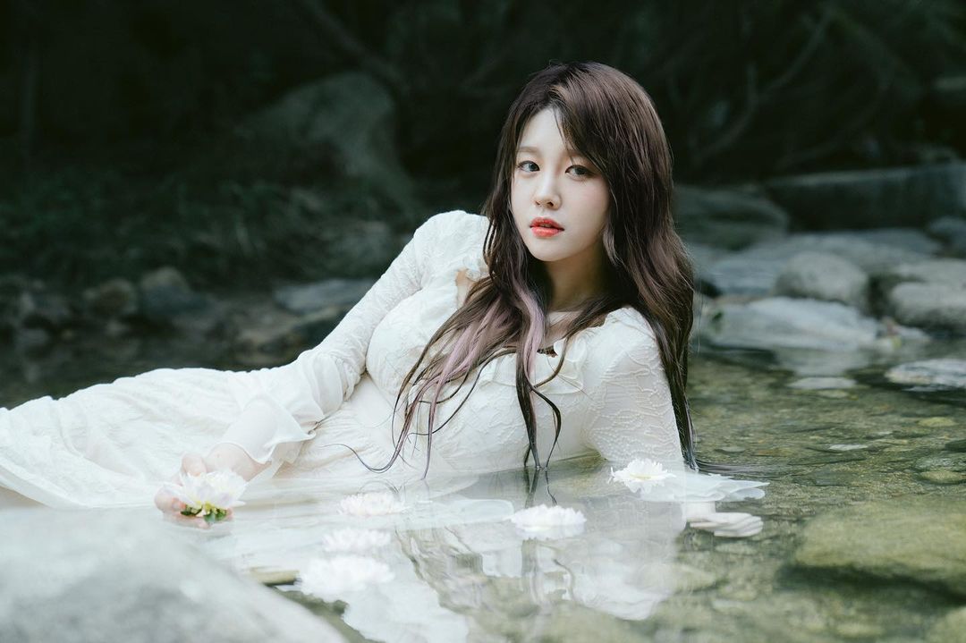 Angel-Like YouTuber Reveals To Desire A Challenging Relationship