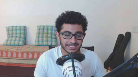 CarryisLive - GuruGamer.com