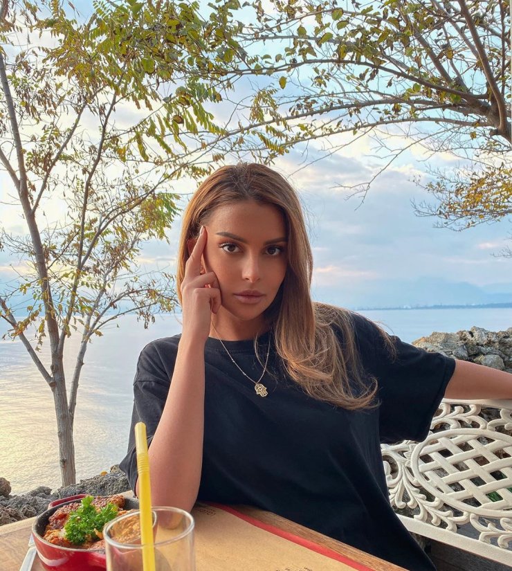 Sara Chafak, Miss Finland 2012, Shook The Internet With Her Stylish Photos