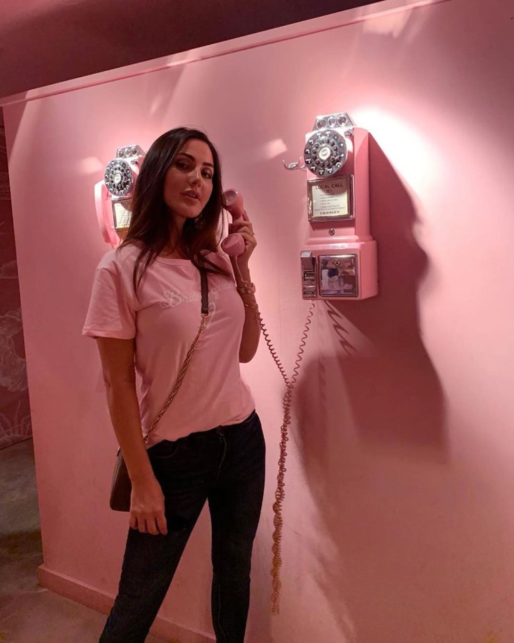 Dutch Actress Farah Karimaee Is Teasing Fans With Super Sultry Looks