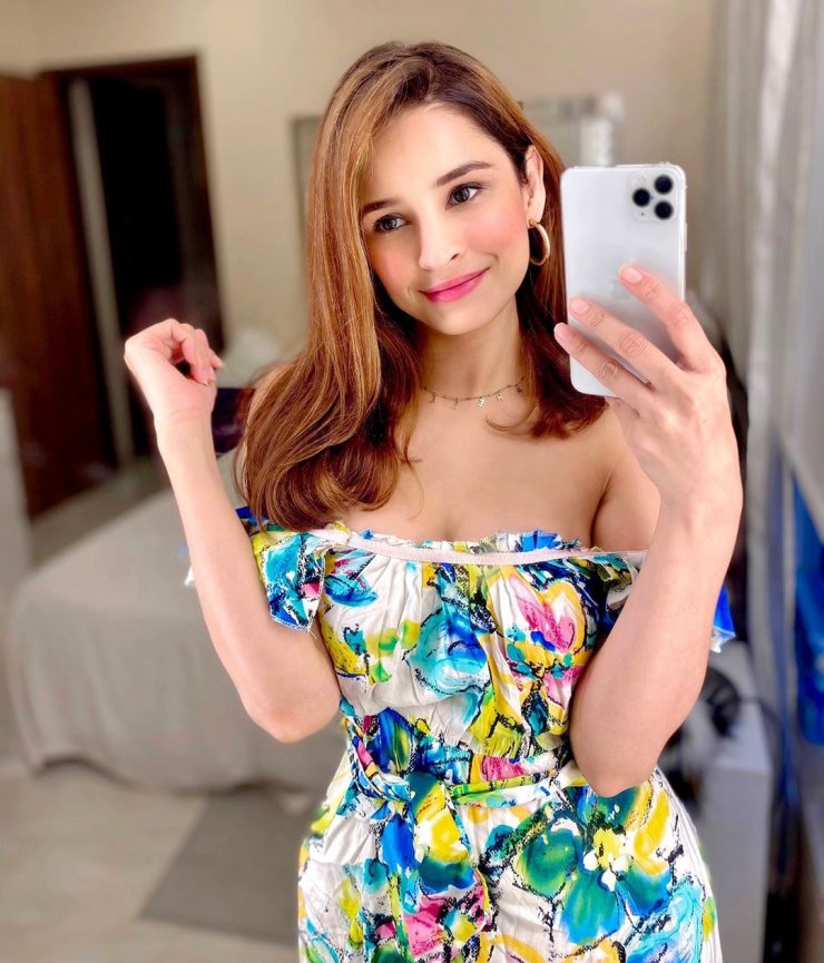 Beautiful Pictures Of Chetna Pande Will Make Your Heart Race