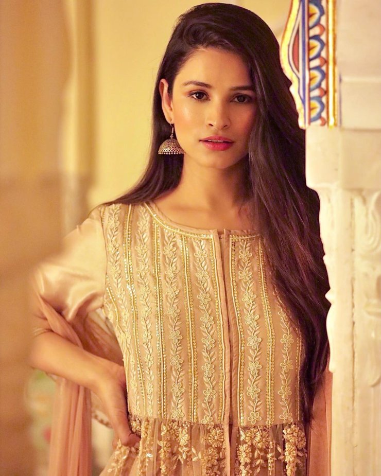 Beautiful Pictures Of Chetna Pande Will Make Your Heart Race