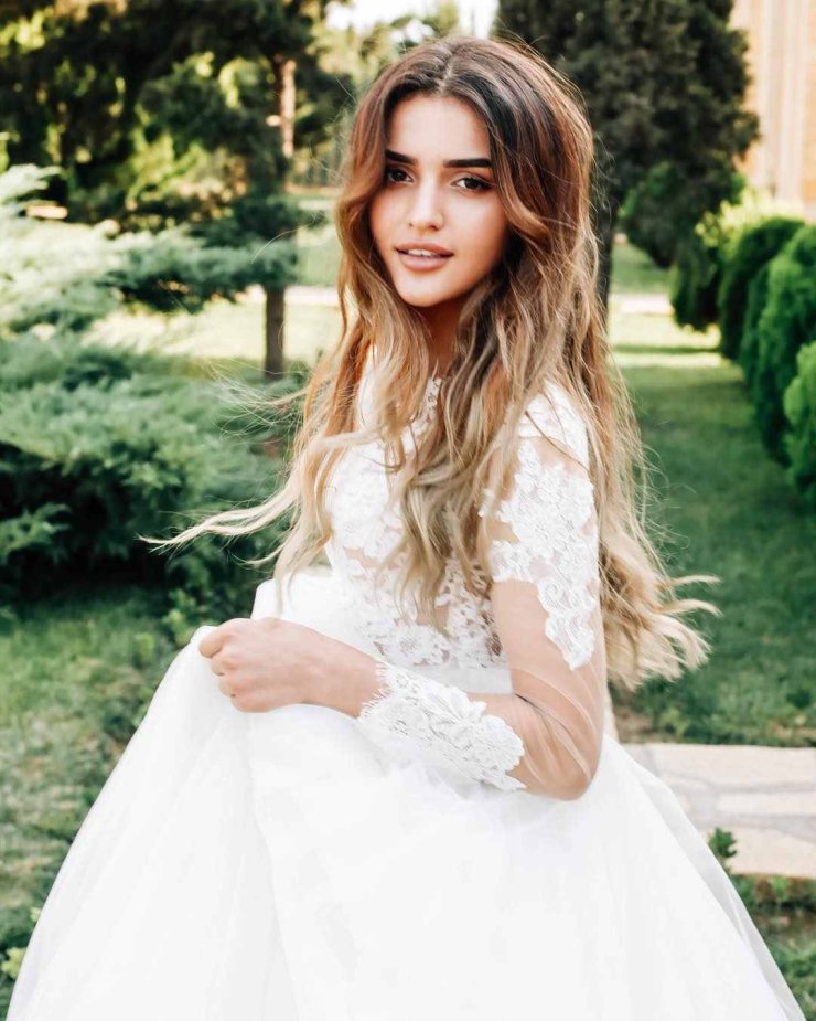 Meet Model Dina Saeva - The Mermaid In Love With Dancing In Water